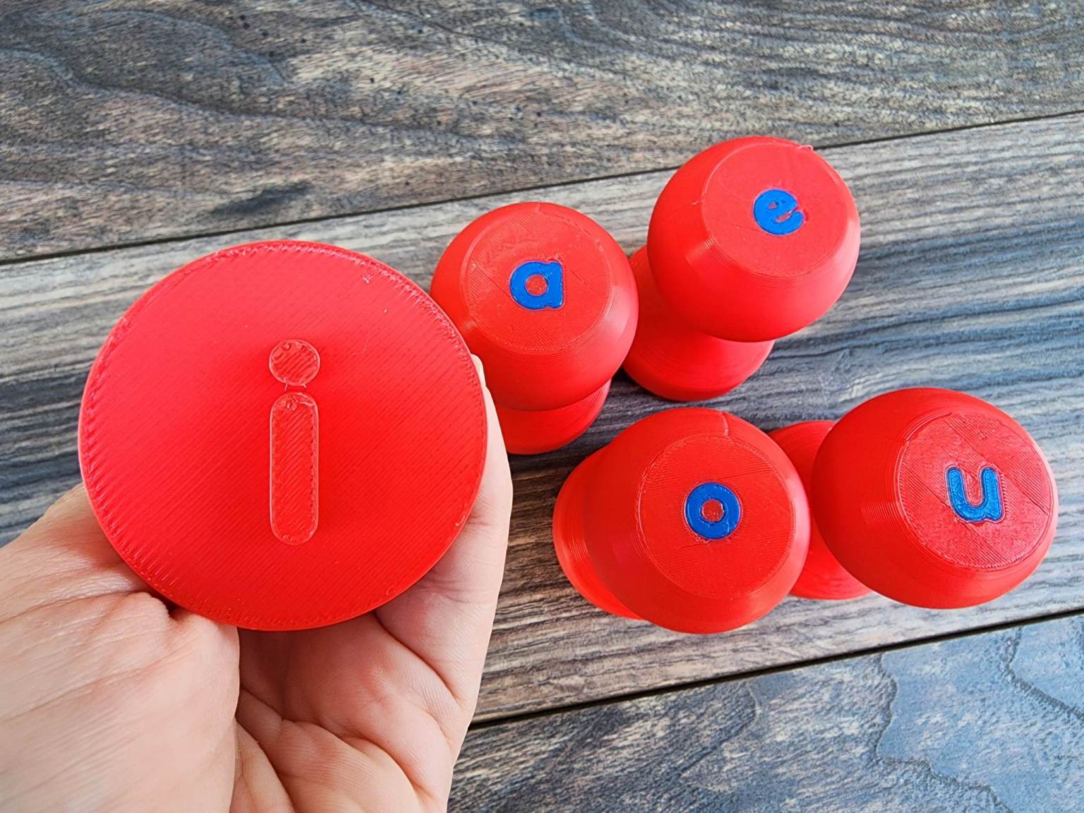 Red Vowels Dough Stampers [Hard Good] – LOWERCASE LETTERS (red/blue)